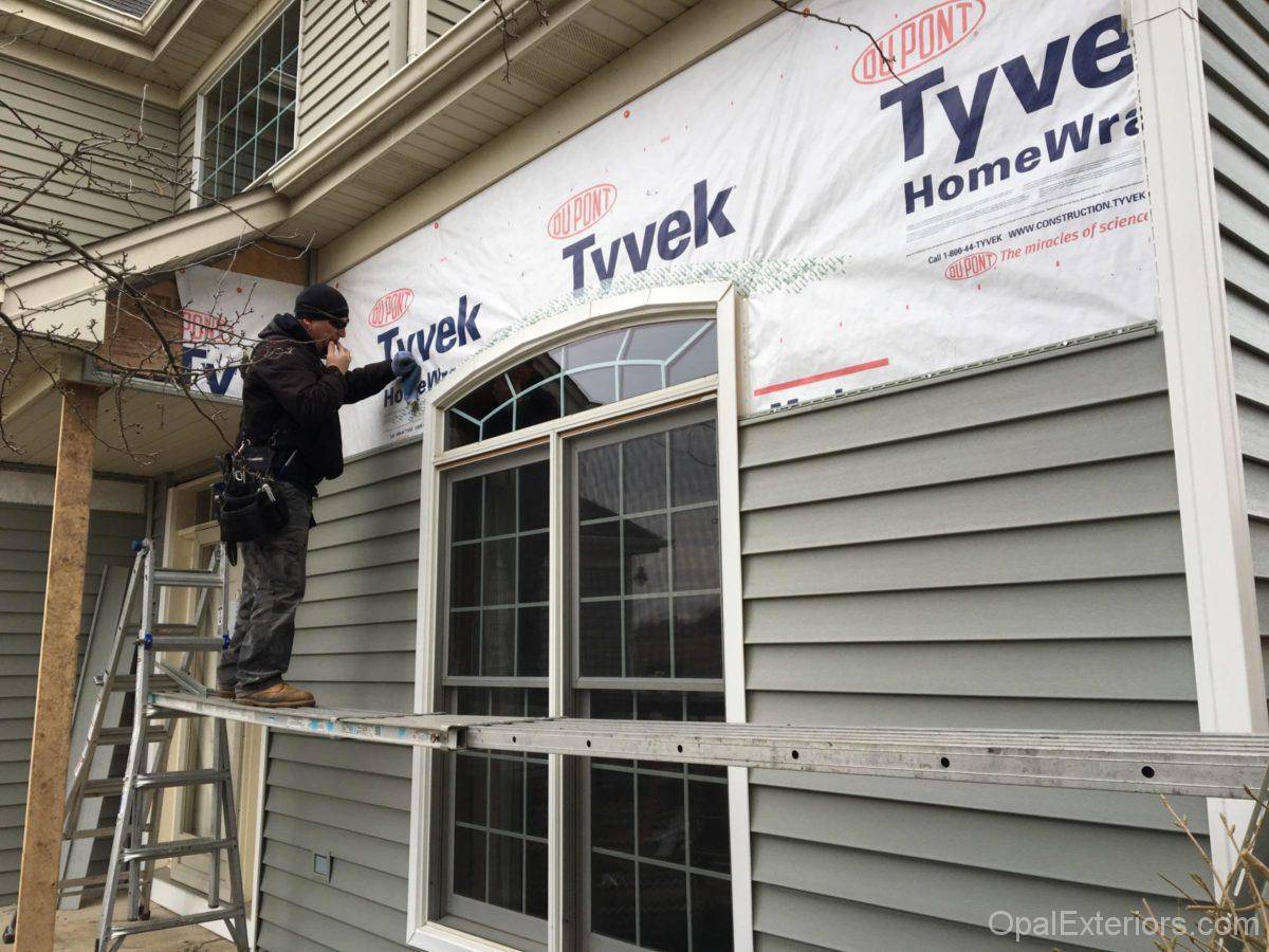 Vinyl siding installation by siding contractors in Geneva Illinois ...