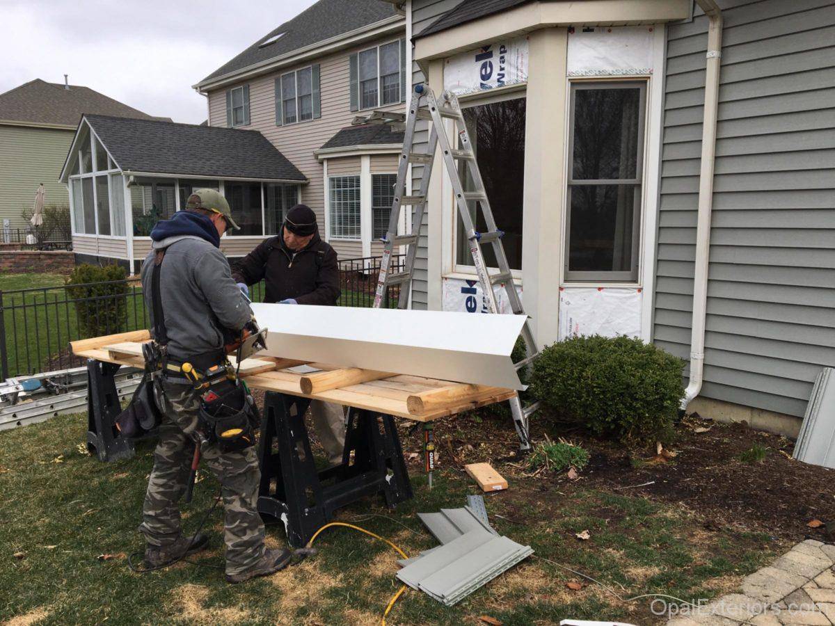 Vinyl siding installation by siding contractors in Geneva Illinois ...