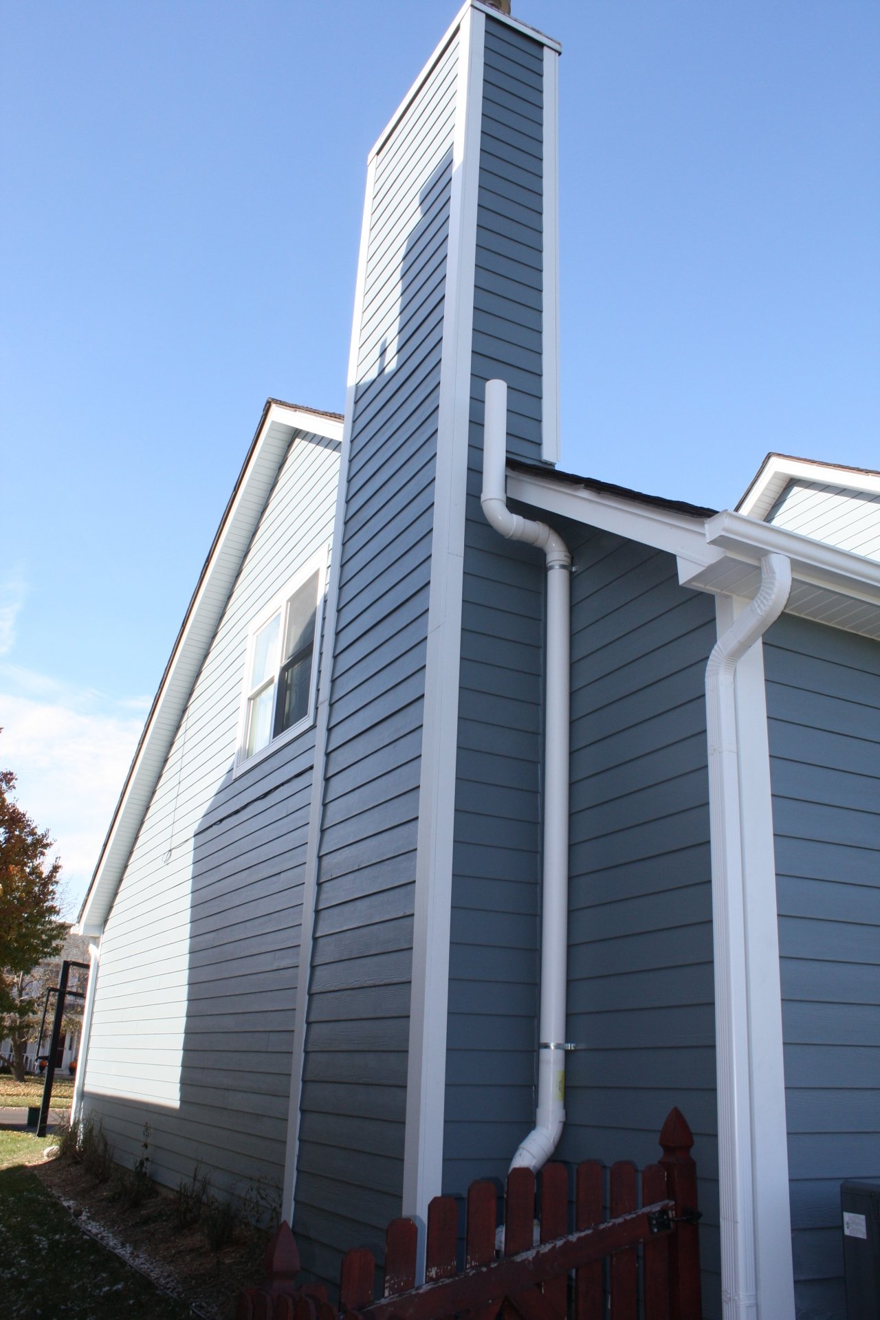 Boothbay Blue James Hardie Fiber Cement Siding & Arctic White ...