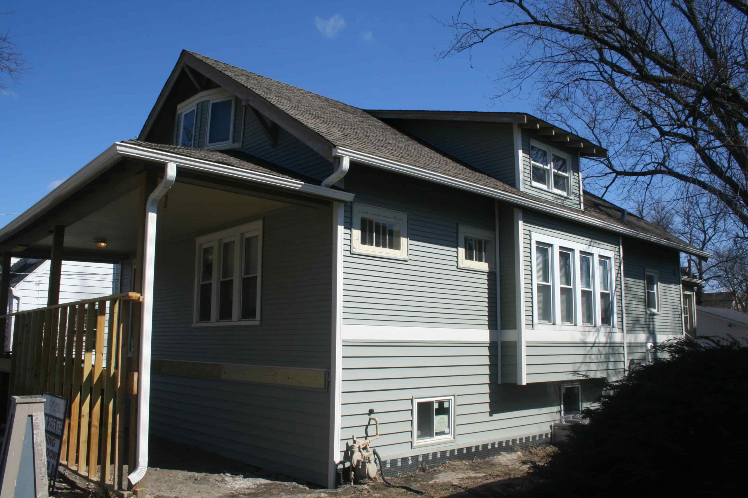 Coastal Sage Alside Vinyl Siding, Natural Linen Gutters & Andersen 100 ...